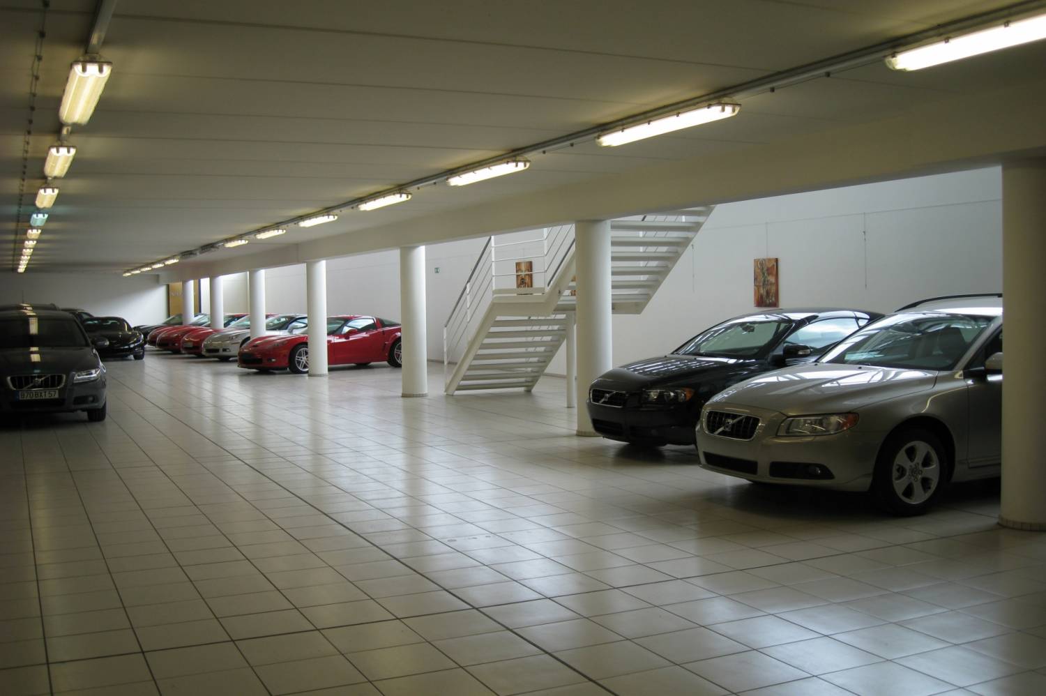 Autopolis - showroom Fiat à Bertrange - Atelier d'Architecture Dariusz ...